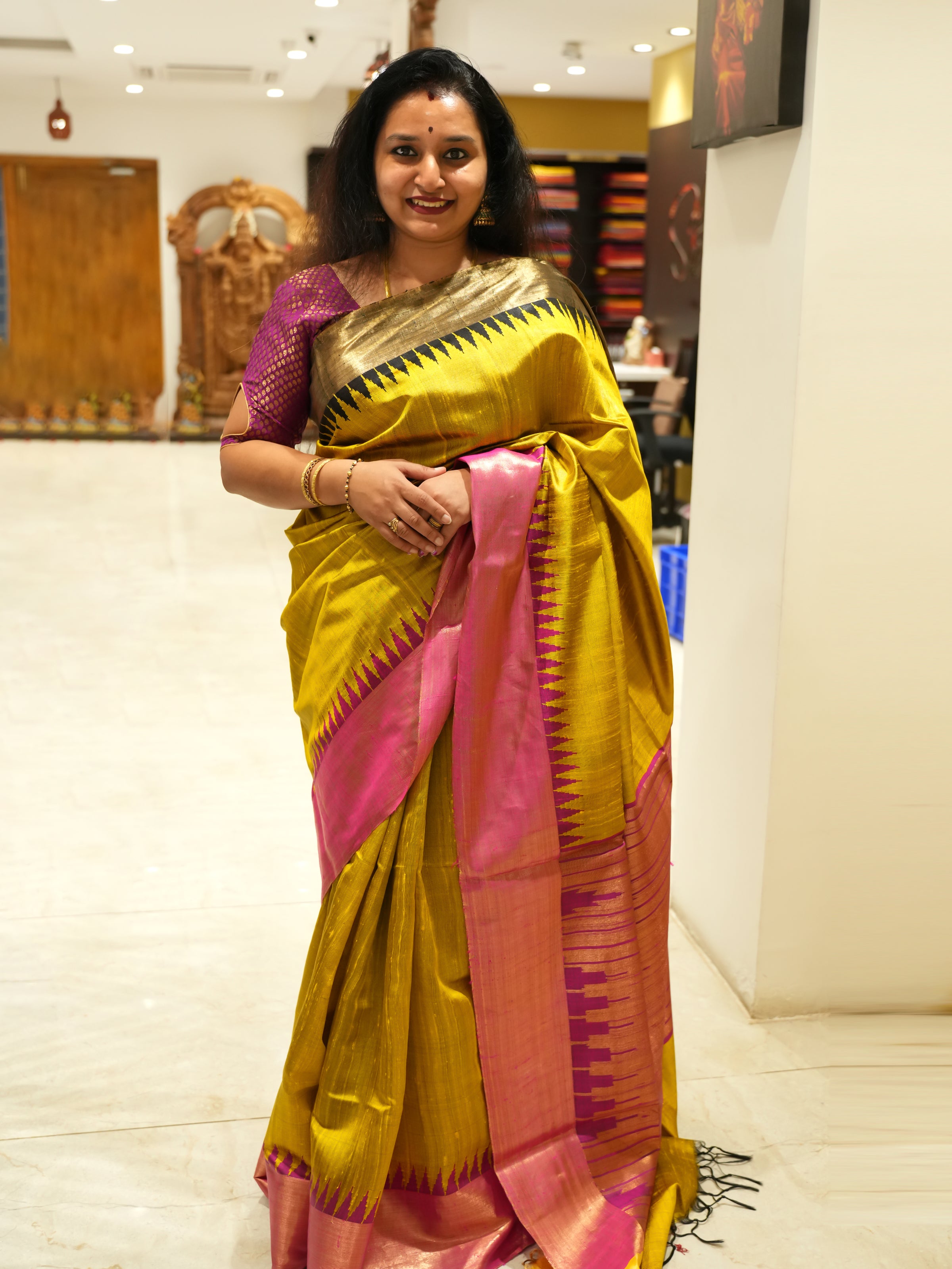 Fenugreek (Vendhayam) color with Ganga Jamuna borders - Raw Silk