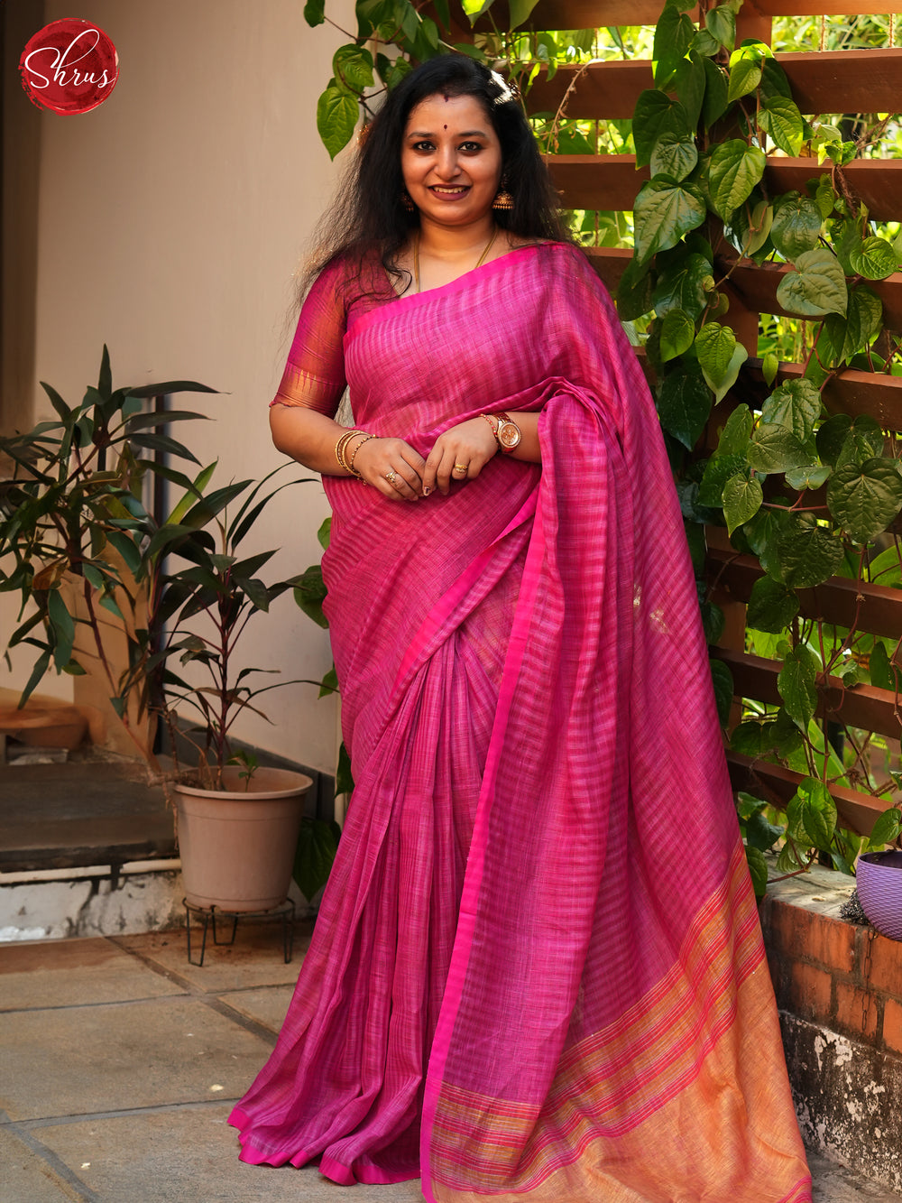 Linen Sarees Buy Online At Shrus - Comfy Outfit