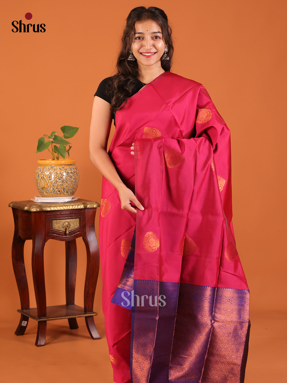 Elegant Maroon borderless Semisoft silk Saree with zari woven floral m