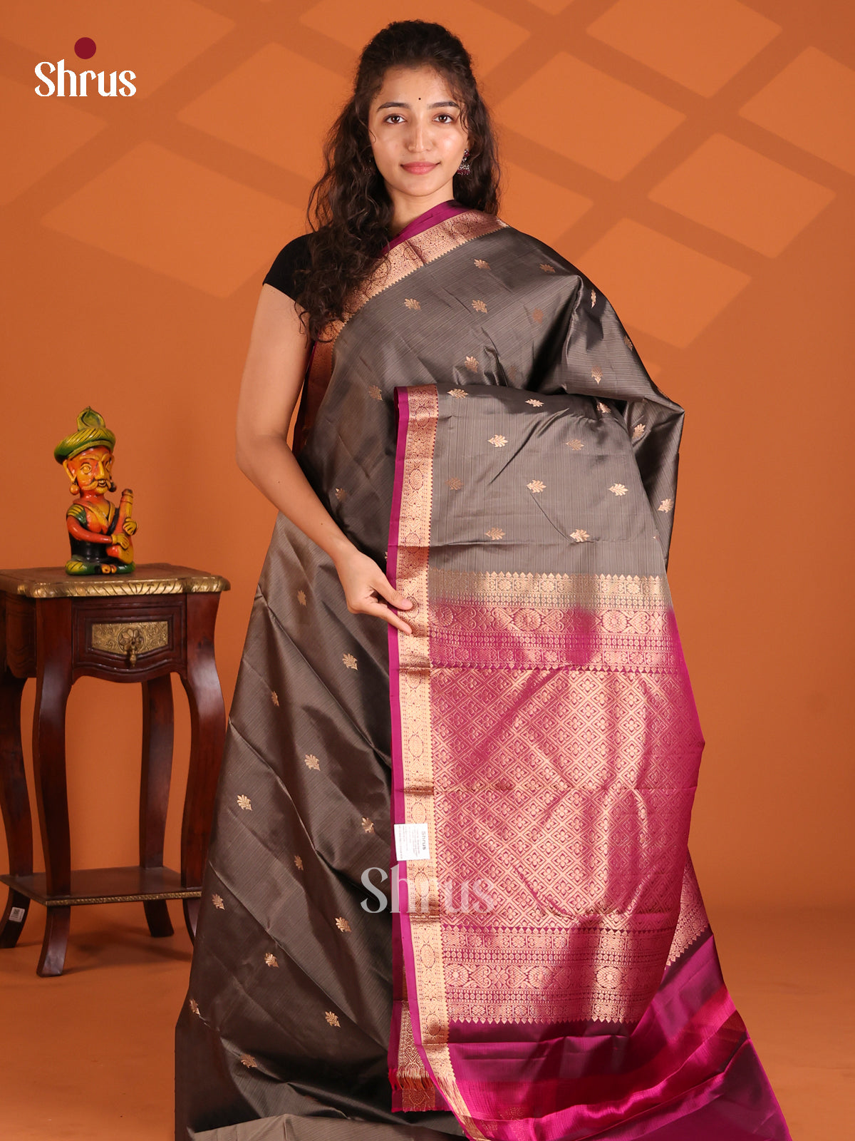 Grey and Purple Kanchipuram silk (HR) Saree with zari criss cross broc
