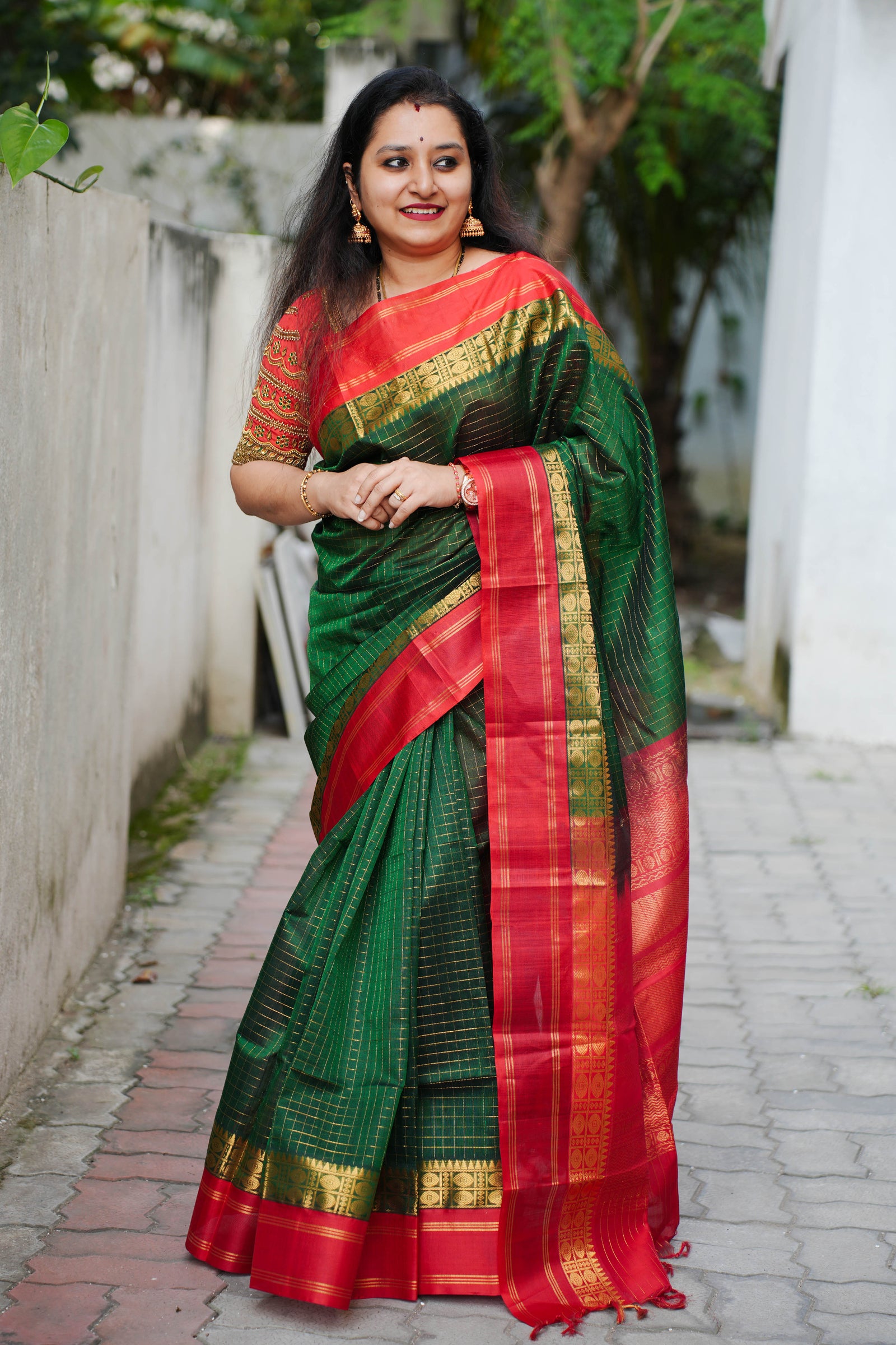 Authentic Kanchipuram Silk|Silk Cotton Sarees Online|SHRUS